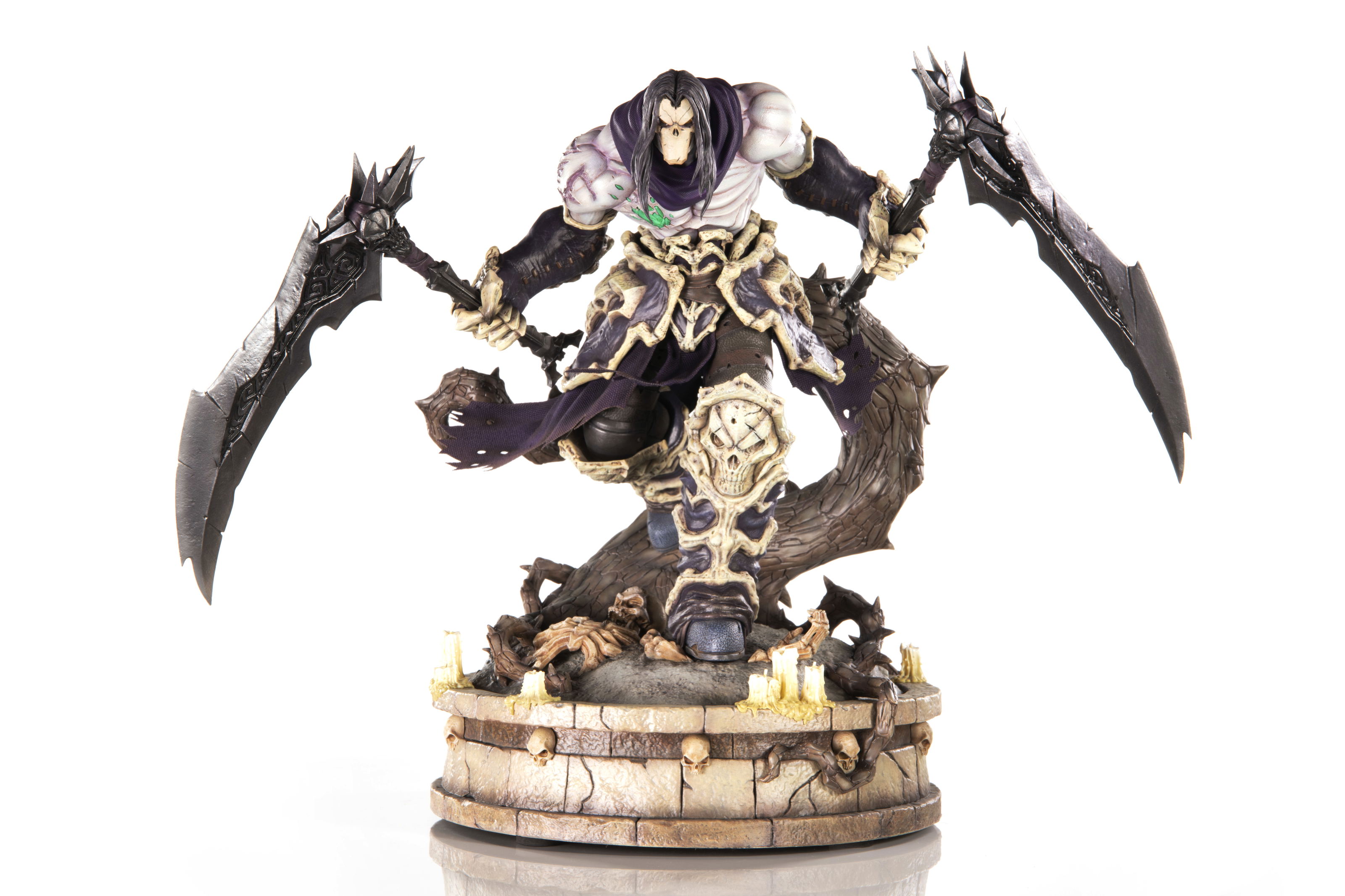 Darksiders Resin Painted Statue: Death [Standard Edition]