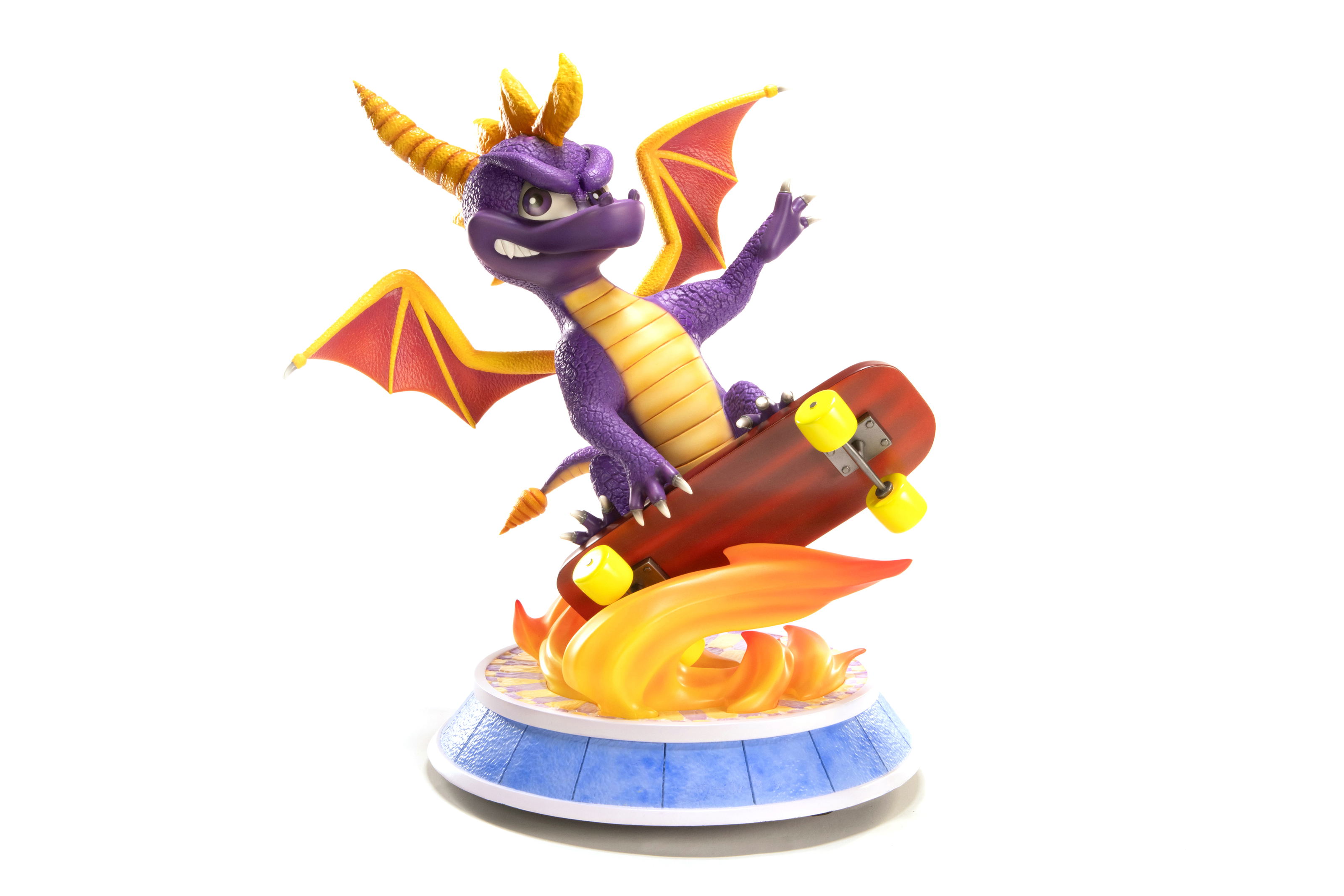 Spyro Year of the Dragon Resin Statue: Spyro Skateboard [Standard Edition]