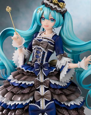 Character Vocal Series 01 Hatsune Miku 1/7 Scale Pre-Painted Figure ...