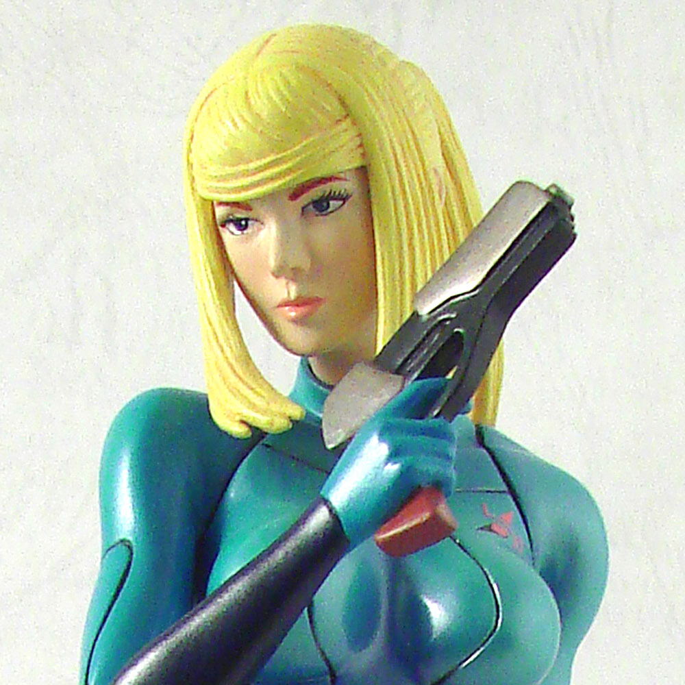 Metroid Prime - Zero Suit Samus Statue