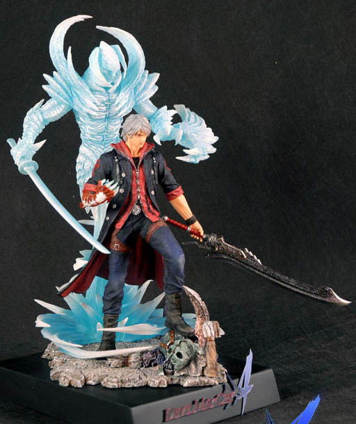 Devil May Cry 4 1/10 Scale Pre-Painted PVC Statue: Majin Nero