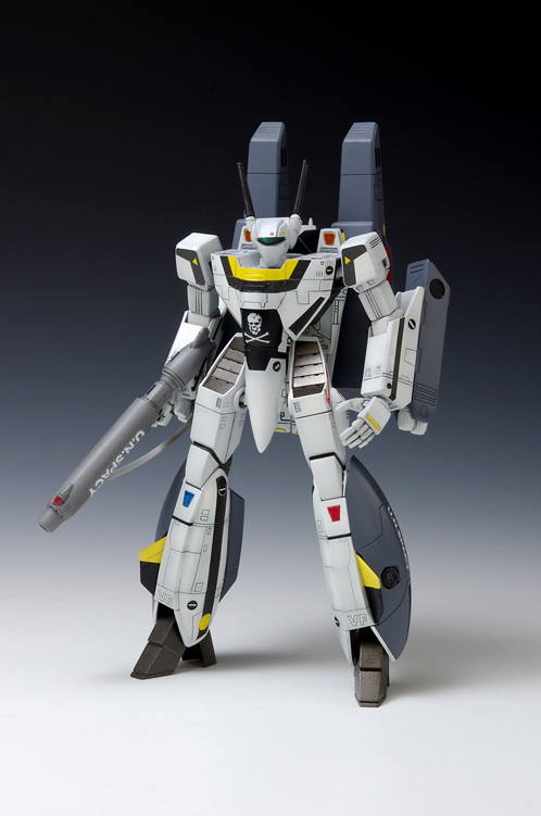 The Super Dimension Fortress Macross 1/100 Scale Model Kit: VF-1S Super Valkyrie Battroid Roy ...