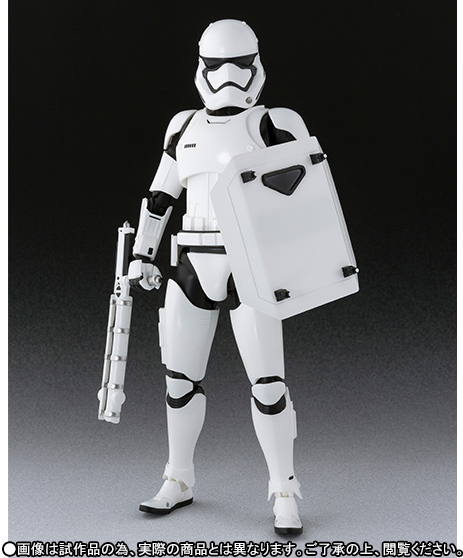 S.H.Figuarts Star Wars: First Order Stormtrooper (Shield & Baton Set)