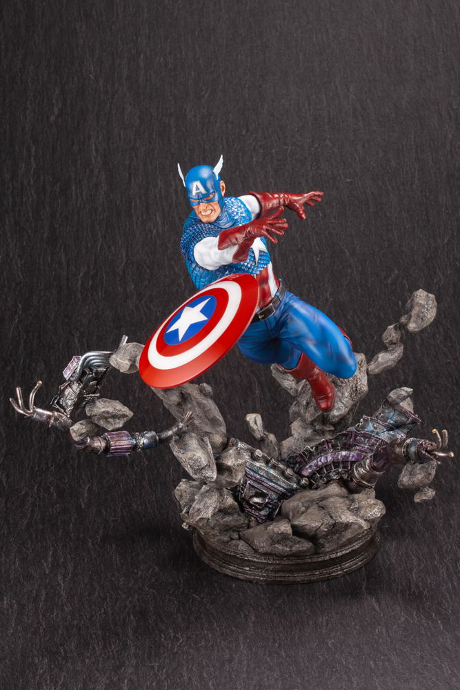 Marvel Universe Avengers 1/6 Scale Fine Art Statue: Captain America