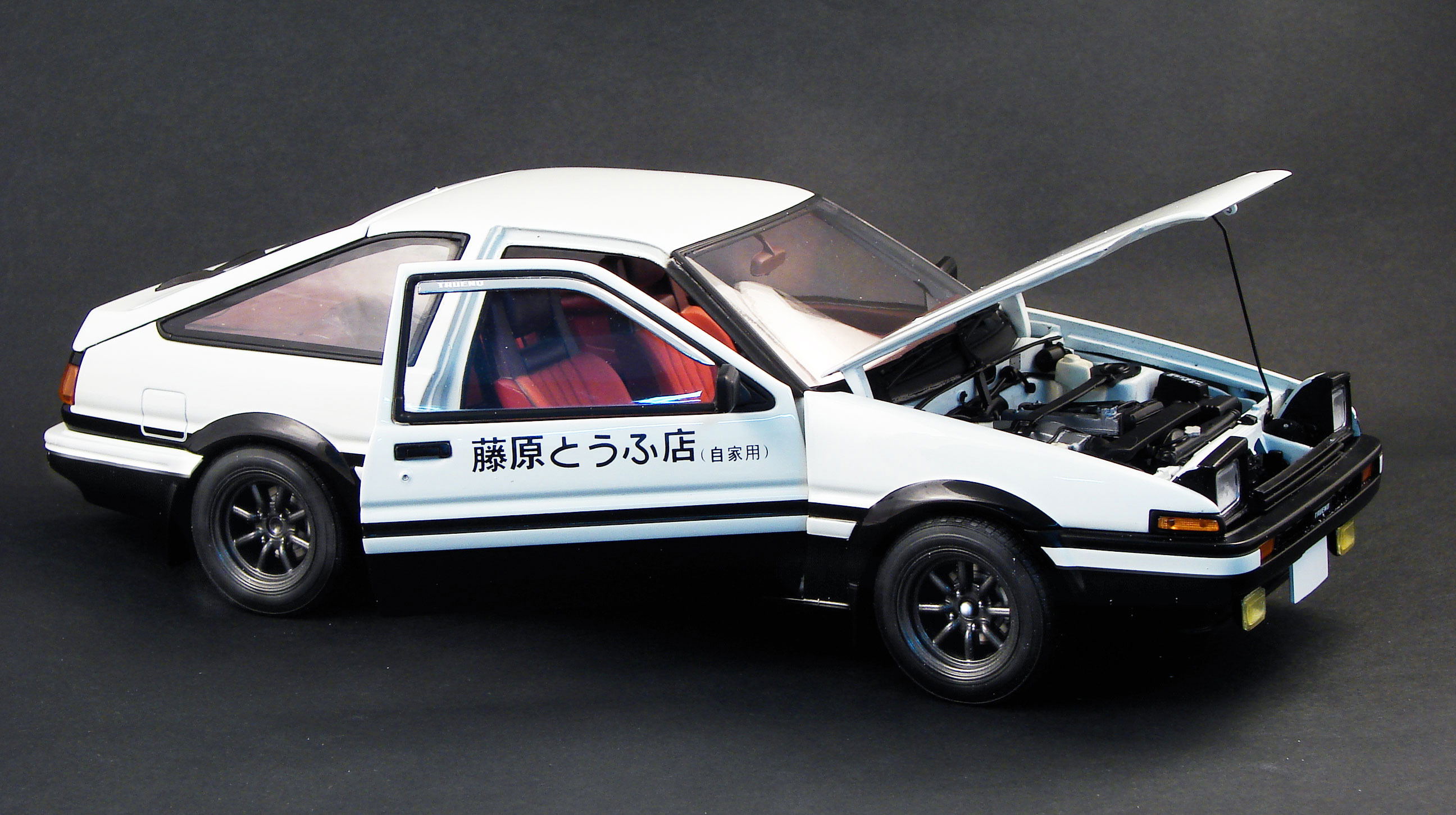 Initial D 1/18 Scale Pre-Painted Figure: Trueno AE86 Comic Version